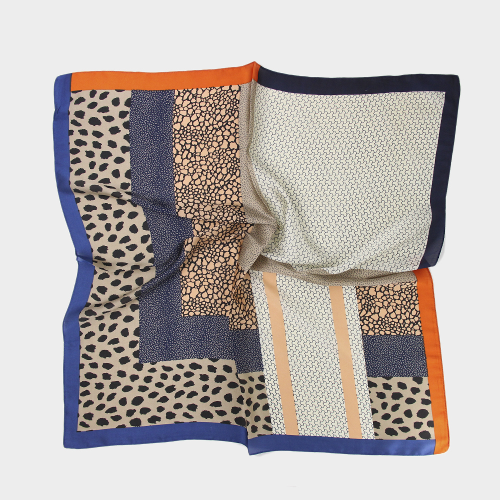 Pañuelo seda corto patrón hojas – KASPI